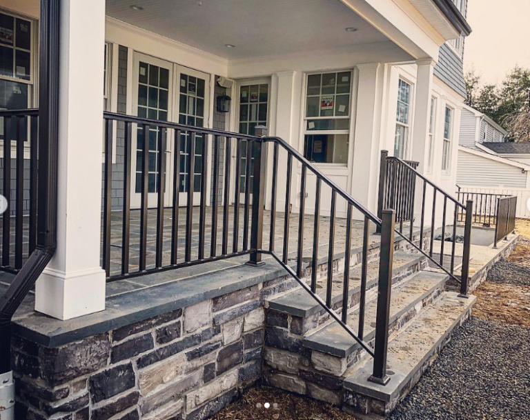 Exterior Standard Railing 40 | Newman Iron Works