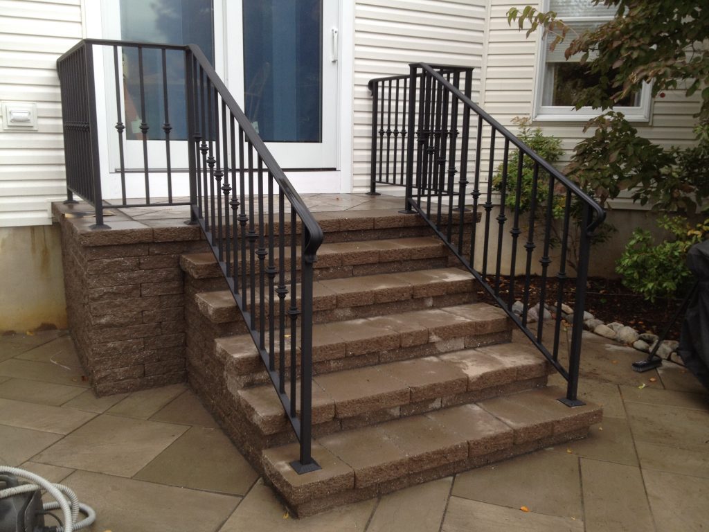 Exterior Standard Railing 7 | Newman Iron Works