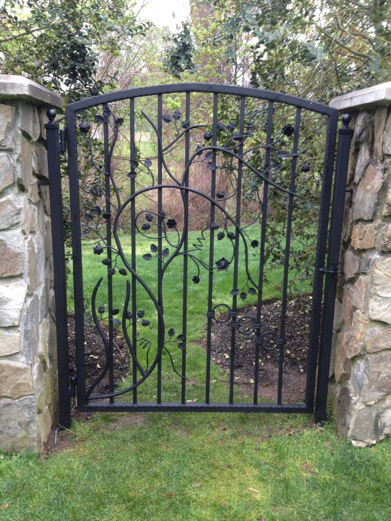 Walk Gate 16 | Newman Iron Works