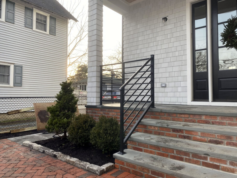 Exterior Horizontal line Railing 1 | Newman Iron Works